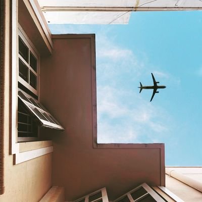 Plane Spotting with Flight Tracker Apps